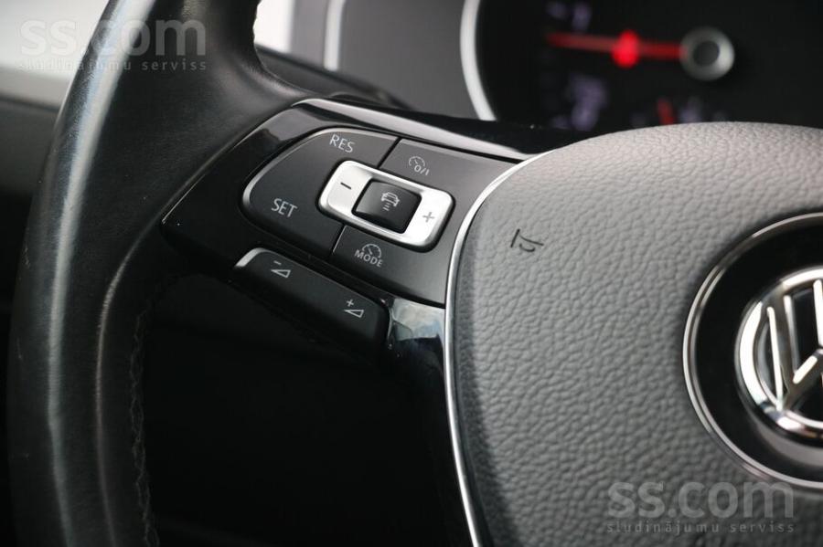 Grey Volkswagen Passat B8 2017 in Tukums, with an engine capacity of 2.00 L and mileage of 248 thousand km for 10538 €, photo 25 on AUTOMOTO.COM.LV