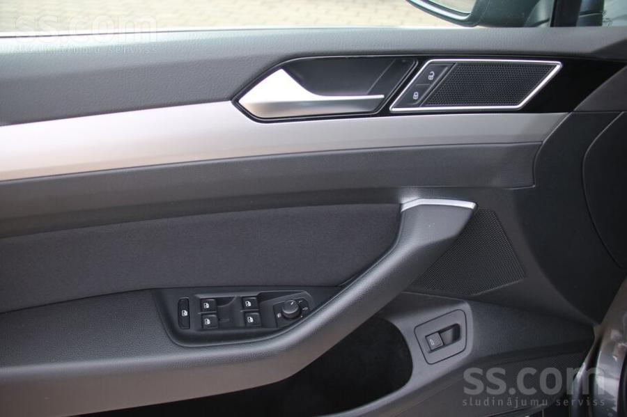Grey Volkswagen Passat B8 2017 in Tukums, with an engine capacity of 2.00 L and mileage of 248 thousand km for 10538 €, photo 27 on AUTOMOTO.COM.LV