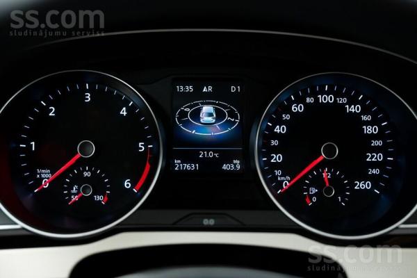 Grey Volkswagen Passat B8 2018 in Riga, with an engine capacity of 2.00 L and mileage of 218 thousand km for 12500 €, photo 5 on AUTOMOTO.COM.LV