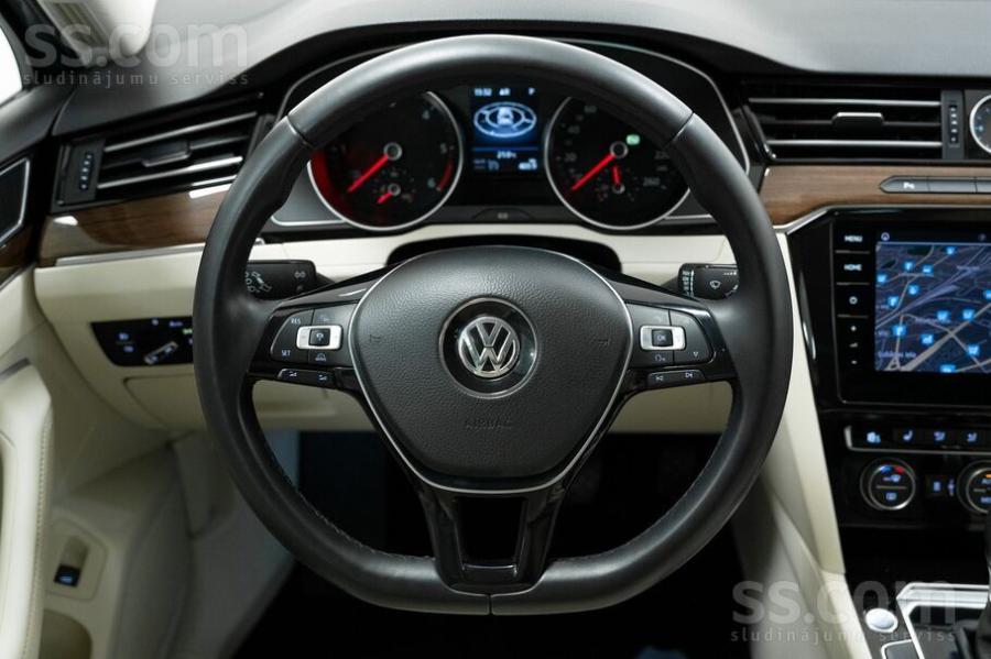 Grey Volkswagen Passat B8 2018 in Riga, with an engine capacity of 2.00 L and mileage of 218 thousand km for 12500 €, photo 10 on AUTOMOTO.COM.LV