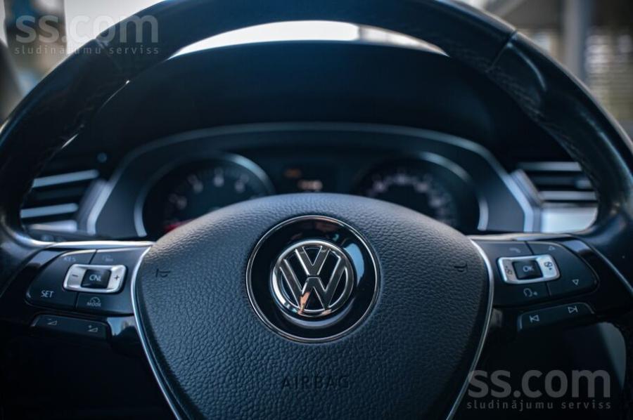 Pelēks Volkswagen Passat B8 2015 Rīga, ar dzinēja tilpumu 1.40 L un nobraukumu 219 tūkst. km par 7490 €, foto 24 vietnē AUTOMOTO.COM.LV
