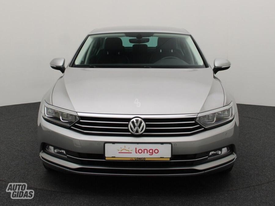Pelēks Volkswagen Passat B8 2015 Viļņa, ar dzinēja tilpumu 2.00 L un nobraukumu 190 tūkst. km par 11599 €, foto 3 vietnē AUTOMOTO.COM.LV