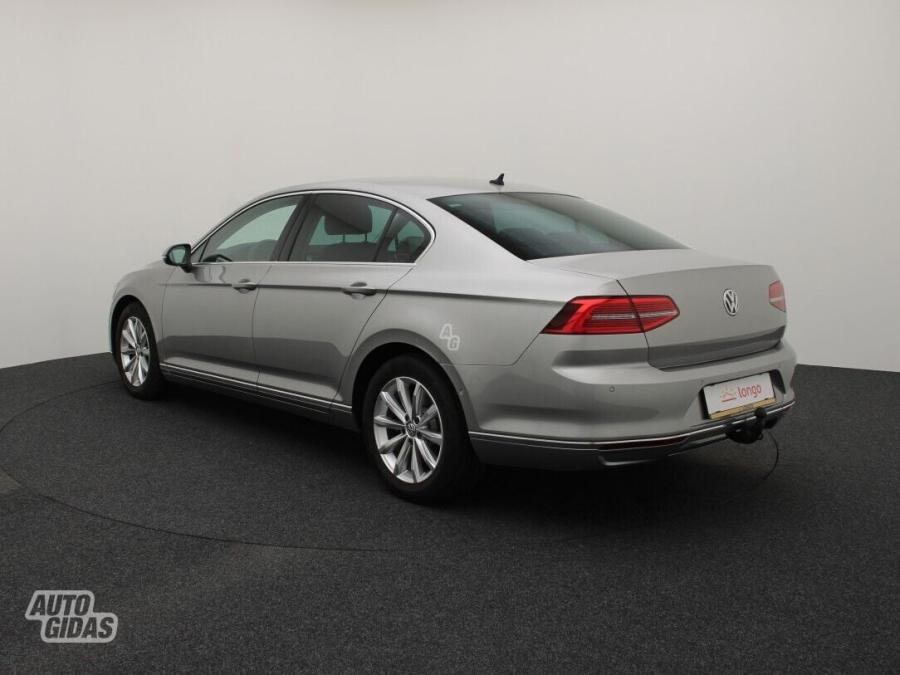 Pelēks Volkswagen Passat B8 2015 Viļņa, ar dzinēja tilpumu 2.00 L un nobraukumu 190 tūkst. km par 11599 €, foto 7 vietnē AUTOMOTO.COM.LV