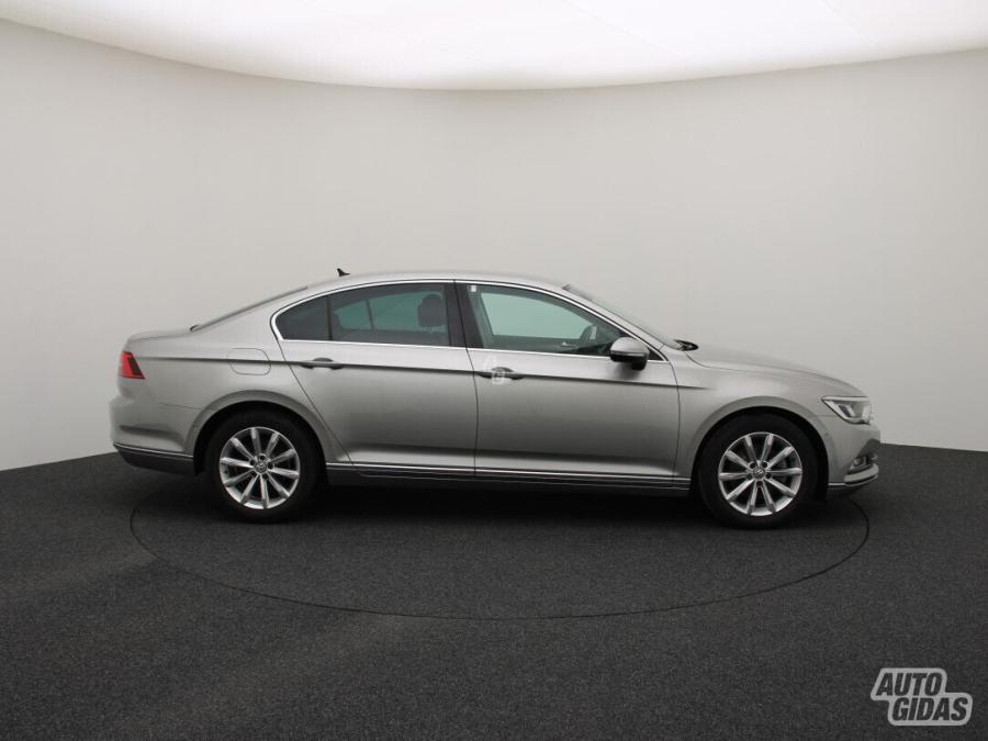 Pelēks Volkswagen Passat B8 2015 Viļņa, ar dzinēja tilpumu 2.00 L un nobraukumu 190 tūkst. km par 11599 €, foto 9 vietnē AUTOMOTO.COM.LV