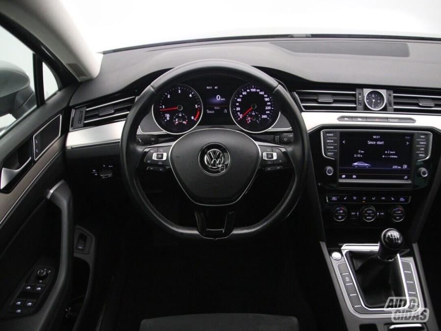 Pelēks Volkswagen Passat B8 2015 Viļņa, ar dzinēja tilpumu 2.00 L un nobraukumu 190 tūkst. km par 11599 €, foto 17 vietnē AUTOMOTO.COM.LV