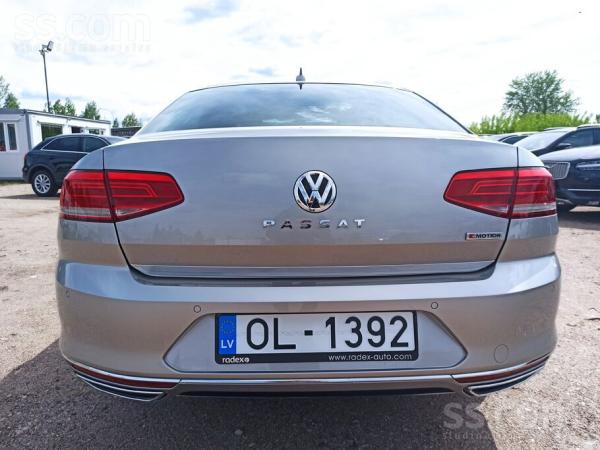 Pelēks Volkswagen Passat B8 2015 Daugavpils, ar dzinēja tilpumu 2.00 L un nobraukumu 0 tūkst. km par 12150 €, foto 7 vietnē AUTOMOTO.COM.LV