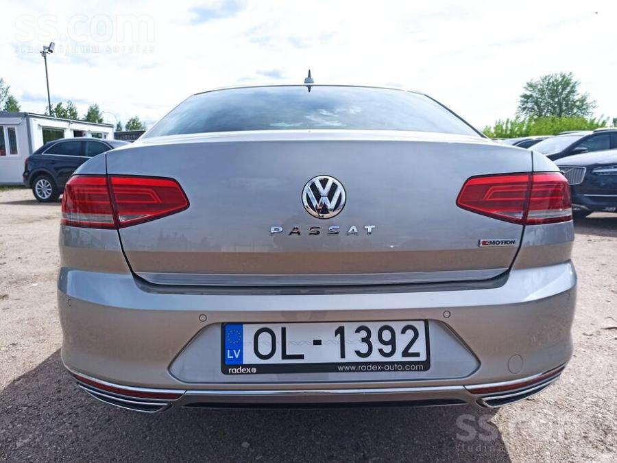 Pelēks Volkswagen Passat B8 2015 Daugavpils, ar dzinēja tilpumu 2.00 L un nobraukumu 0 tūkst. km par 12150 €, foto 8 vietnē AUTOMOTO.COM.LV
