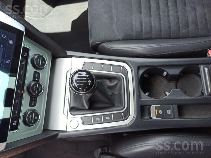 Pelēks Volkswagen Passat B8 2015 Daugavpils, ar dzinēja tilpumu 2.00 L un nobraukumu 0 tūkst. km par 12150 €, foto 28 vietnē AUTOMOTO.COM.LV