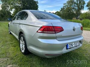 Grey Volkswagen Passat B8 2015 in Riga, with an engine capacity of 1.40 L and mileage of 228 thousand km for 7100 €, photo 4 on AUTOMOTO.COM.LV