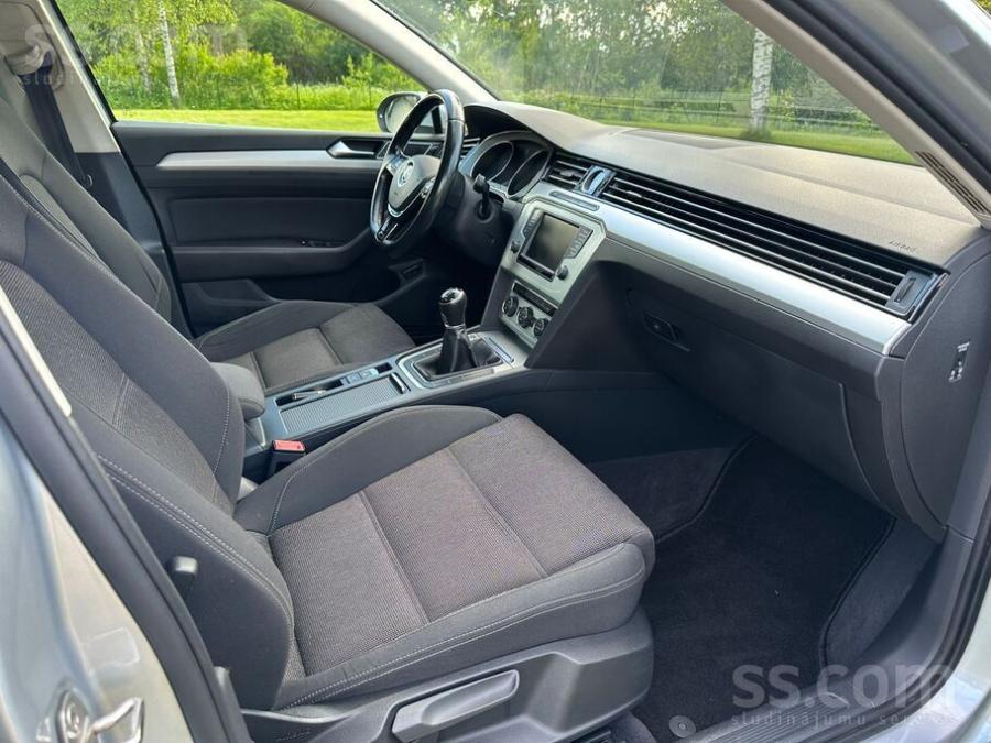 Grey Volkswagen Passat B8 2015 in Riga, with an engine capacity of 1.40 L and mileage of 228 thousand km for 7100 €, photo 7 on AUTOMOTO.COM.LV