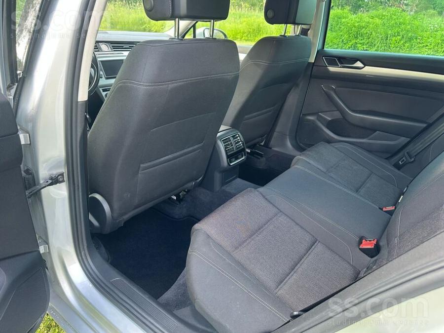 Grey Volkswagen Passat B8 2015 in Riga, with an engine capacity of 1.40 L and mileage of 228 thousand km for 7100 €, photo 9 on AUTOMOTO.COM.LV