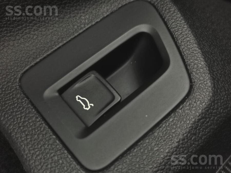 Grey Volkswagen Passat B8 2015 in Riga, with an engine capacity of 2.00 L and mileage of 0 thousand km for 8800 €, photo 29 on AUTOMOTO.COM.LV