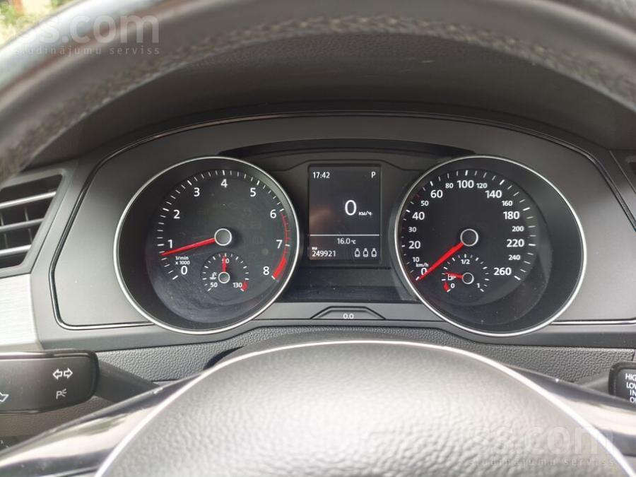 Pelēks Volkswagen Passat B8 2015 Rīga, ar dzinēja tilpumu 1.40 L un nobraukumu 250 tūkst. km par 8200 €, foto 12 vietnē AUTOMOTO.COM.LV