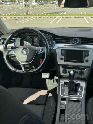 Pelēks Volkswagen Passat B8 2015 Rīga, ar dzinēja tilpumu 2.00 L un nobraukumu 194 tūkst. km par 7800 €, foto 7 vietnē AUTOMOTO.COM.LV