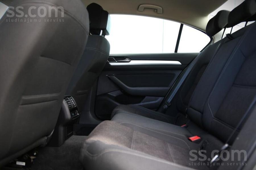Pelēks Volkswagen Passat B8 2015 Rīga, ar dzinēja tilpumu 2.00 L un nobraukumu 285 tūkst. km par 8995 €, foto 13 vietnē AUTOMOTO.COM.LV
