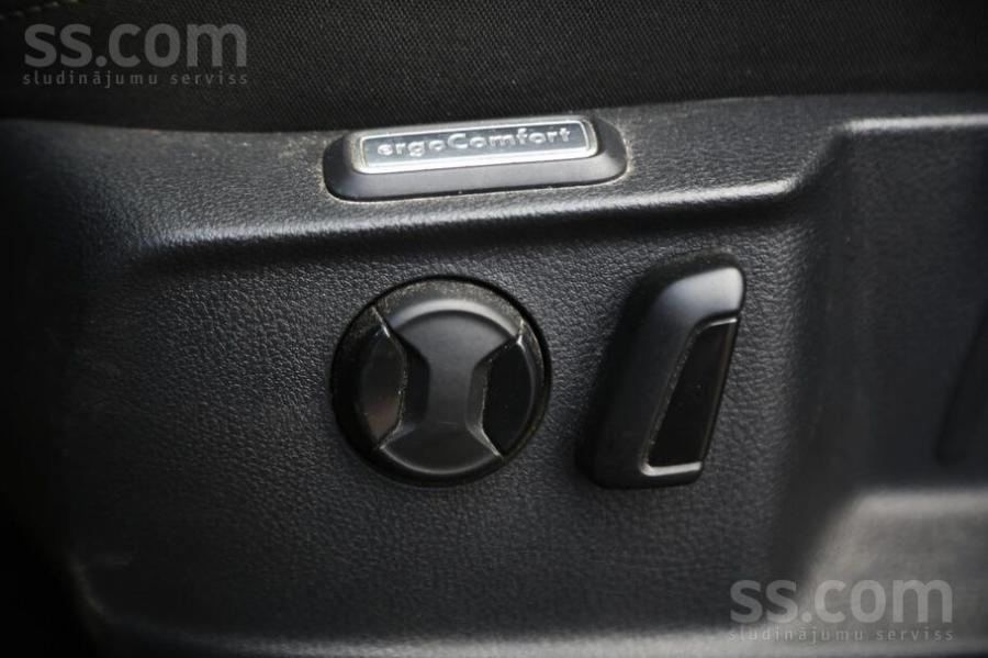Pelēks Volkswagen Passat B8 2015 Rīga, ar dzinēja tilpumu 2.00 L un nobraukumu 285 tūkst. km par 8995 €, foto 16 vietnē AUTOMOTO.COM.LV