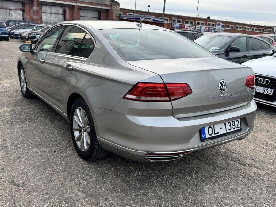 Pelēks Volkswagen Passat B8 2015 Daugavpils, ar dzinēja tilpumu 2.00 L un nobraukumu 0 tūkst. km par 12500 €, foto 5 vietnē AUTOMOTO.COM.LV