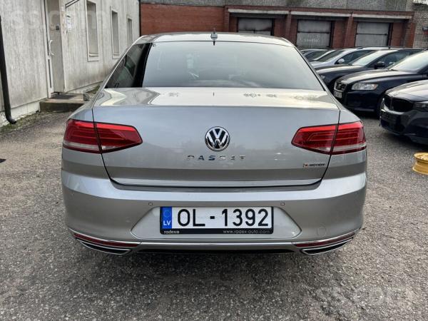 Pelēks Volkswagen Passat B8 2015 Daugavpils, ar dzinēja tilpumu 2.00 L un nobraukumu 0 tūkst. km par 12500 €, foto 6 vietnē AUTOMOTO.COM.LV