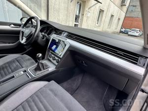 Pelēks Volkswagen Passat B8 2015 Daugavpils, ar dzinēja tilpumu 2.00 L un nobraukumu 0 tūkst. km par 12500 €, foto 16 vietnē AUTOMOTO.COM.LV