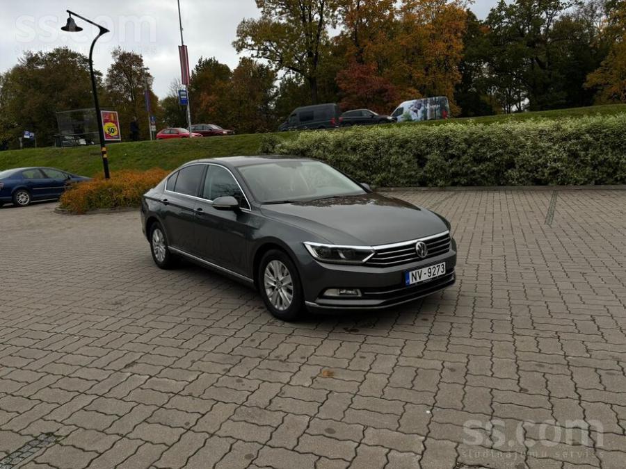 Grey Volkswagen Passat B8 2015 in Jelgava, with an engine capacity of 2.00 L and mileage of 263 thousand km for 9500 €, photo 3 on AUTOMOTO.COM.LV