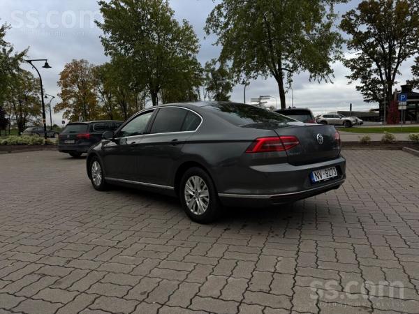 Grey Volkswagen Passat B8 2015 in Jelgava, with an engine capacity of 2.00 L and mileage of 263 thousand km for 9500 €, photo 5 on AUTOMOTO.COM.LV
