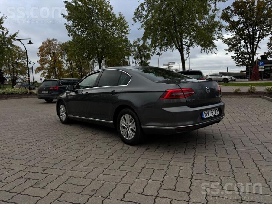 Grey Volkswagen Passat B8 2015 in Jelgava, with an engine capacity of 2.00 L and mileage of 263 thousand km for 9500 €, photo 5 on AUTOMOTO.COM.LV