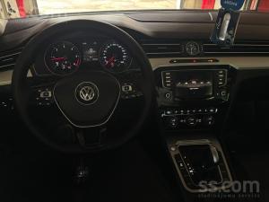 Grey Volkswagen Passat B8 2015 in Jelgava, with an engine capacity of 2.00 L and mileage of 263 thousand km for 9500 €, photo 6 on AUTOMOTO.COM.LV