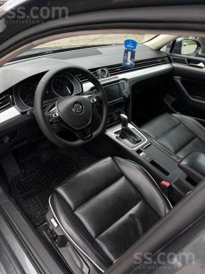 Grey Volkswagen Passat B8 2015 in Jelgava, with an engine capacity of 2.00 L and mileage of 263 thousand km for 9500 €, photo 7 on AUTOMOTO.COM.LV