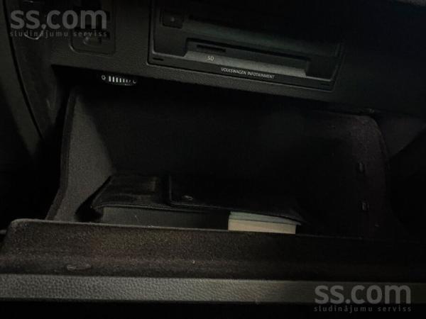 Grey Volkswagen Passat B8 2015 in Jelgava, with an engine capacity of 2.00 L and mileage of 263 thousand km for 9500 €, photo 10 on AUTOMOTO.COM.LV