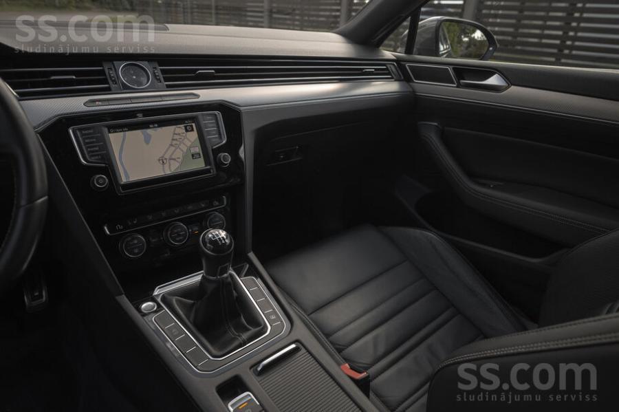 Pelēks Volkswagen Passat B8 2016 Rīga, ar dzinēja tilpumu 2.00 L un nobraukumu 174 tūkst. km par 13990 €, foto 16 vietnē AUTOMOTO.COM.LV