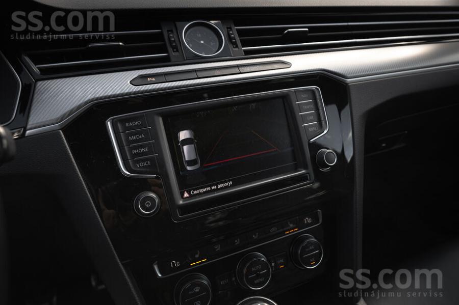 Pelēks Volkswagen Passat B8 2016 Rīga, ar dzinēja tilpumu 2.00 L un nobraukumu 174 tūkst. km par 13990 €, foto 17 vietnē AUTOMOTO.COM.LV