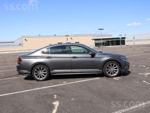 Pelēks Volkswagen Passat B8 2016 Rīga, ar dzinēja tilpumu 1.80 L un nobraukumu 150 tūkst. km par 15000 €, foto  vietnē AUTOMOTO.COM.LV