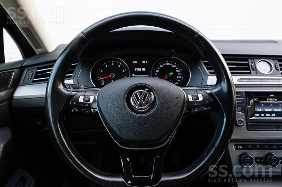 Pelēks Volkswagen Passat B8 2016 Rīga, ar dzinēja tilpumu 1.40 L un nobraukumu 188 tūkst. km par 8450 €, foto 18 vietnē AUTOMOTO.COM.LV