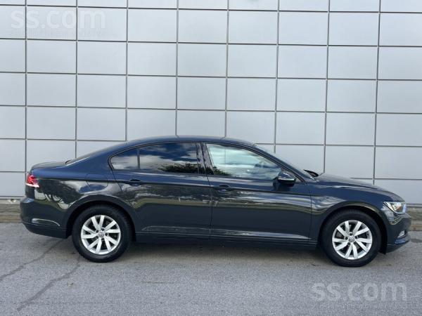 Pelēks Volkswagen Passat B8 2017 Rīga, ar dzinēja tilpumu 1.40 L un nobraukumu 90 tūkst. km par 11500 €, foto 5 vietnē AUTOMOTO.COM.LV