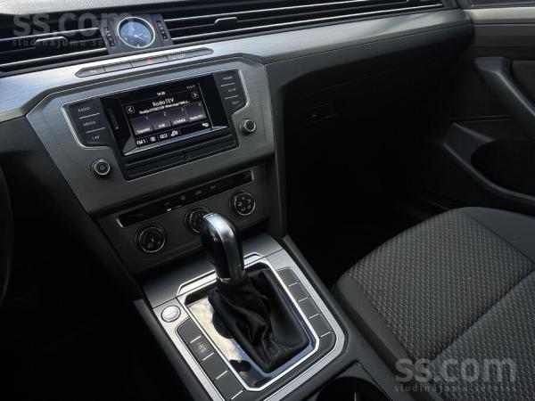 Pelēks Volkswagen Passat B8 2017 Rīga, ar dzinēja tilpumu 1.40 L un nobraukumu 90 tūkst. km par 11500 €, foto 8 vietnē AUTOMOTO.COM.LV