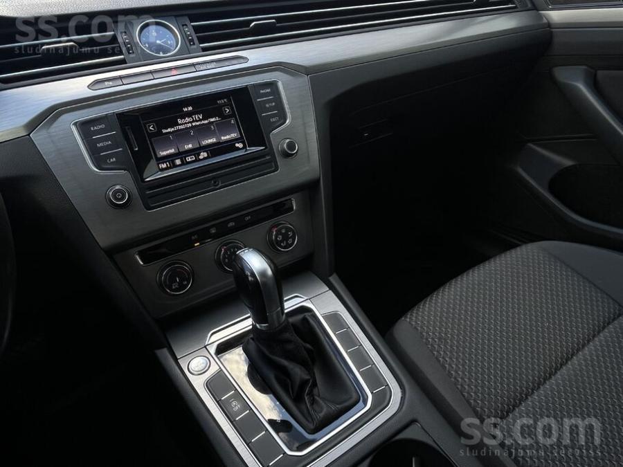 Pelēks Volkswagen Passat B8 2017 Rīga, ar dzinēja tilpumu 1.40 L un nobraukumu 90 tūkst. km par 11500 €, foto 9 vietnē AUTOMOTO.COM.LV