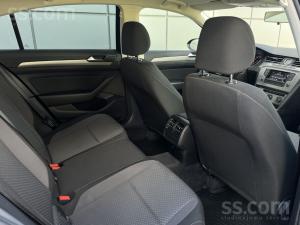Pelēks Volkswagen Passat B8 2017 Rīga, ar dzinēja tilpumu 1.40 L un nobraukumu 90 tūkst. km par 11500 €, foto 22 vietnē AUTOMOTO.COM.LV