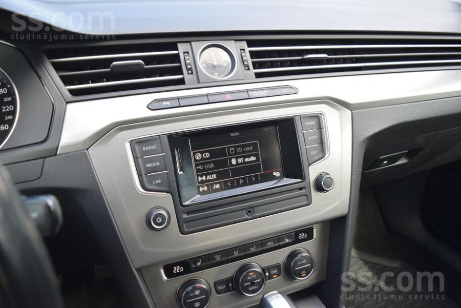 Grey Volkswagen Passat B8 2017 in Riga, with an engine capacity of 1.40 L and mileage of 204 thousand km for 9800 €, photo 7 on AUTOMOTO.COM.LV