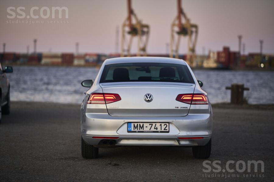 Grey Volkswagen Passat B8 2017 in Riga, with an engine capacity of 1.80 L and mileage of 102 thousand km for 11300 €, photo 4 on AUTOMOTO.COM.LV