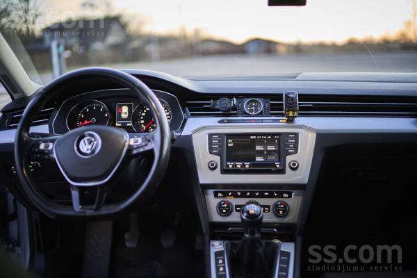 Grey Volkswagen Passat B8 2017 in Riga, with an engine capacity of 1.80 L and mileage of 102 thousand km for 11300 €, photo 9 on AUTOMOTO.COM.LV