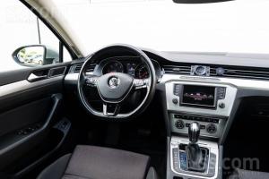 Pelēks Volkswagen Passat B8 2017 Rīga, ar dzinēja tilpumu 2.00 L un nobraukumu 140 tūkst. km par 12950 €, foto 10 vietnē AUTOMOTO.COM.LV