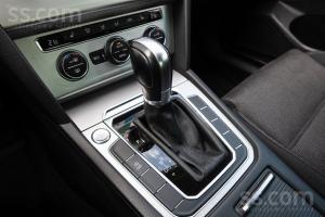 Pelēks Volkswagen Passat B8 2017 Rīga, ar dzinēja tilpumu 2.00 L un nobraukumu 140 tūkst. km par 12950 €, foto 14 vietnē AUTOMOTO.COM.LV