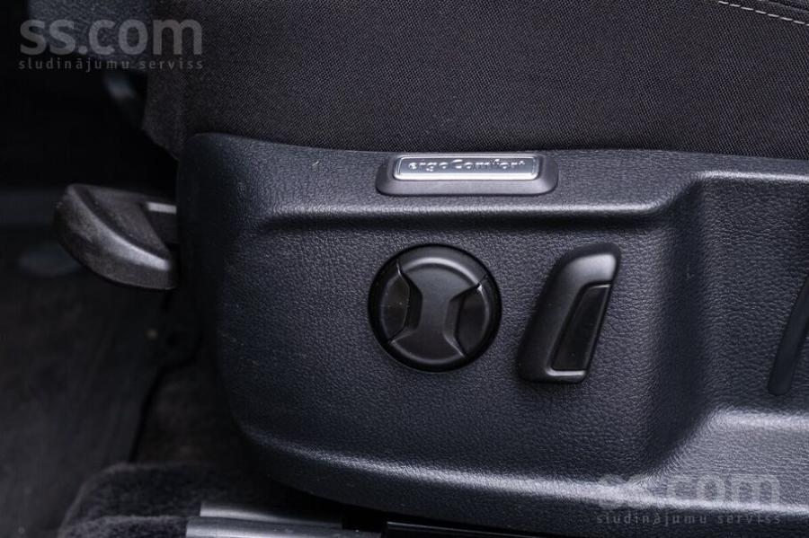 Pelēks Volkswagen Passat B8 2017 Rīga, ar dzinēja tilpumu 2.00 L un nobraukumu 140 tūkst. km par 12950 €, foto 18 vietnē AUTOMOTO.COM.LV