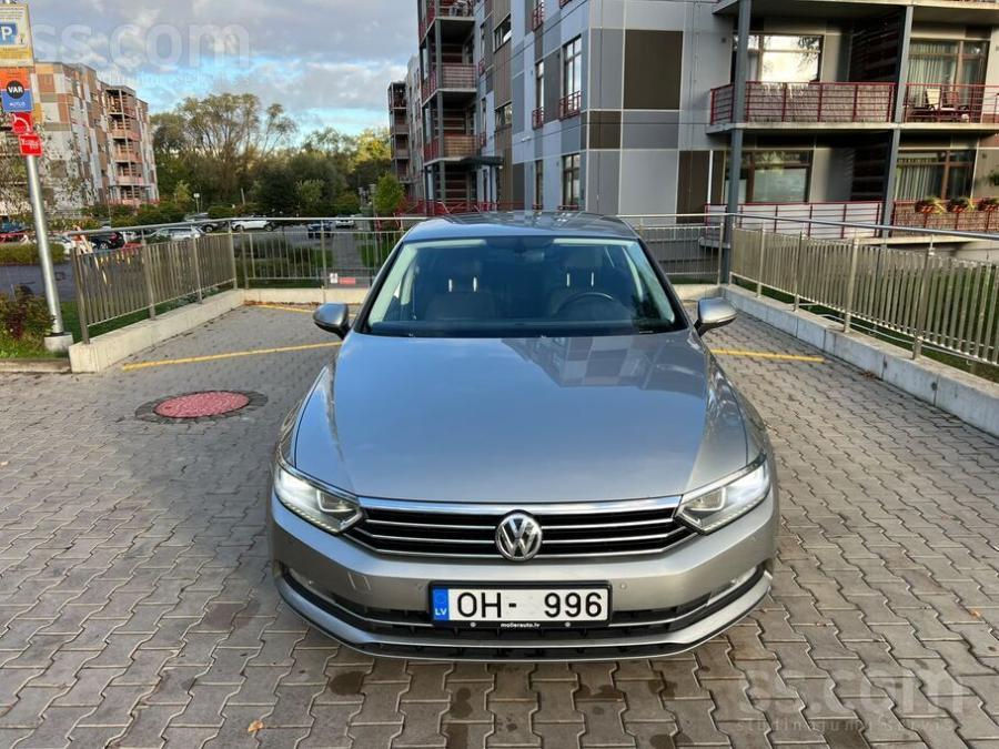 Grey Volkswagen Passat B8 2017 in Riga, with an engine capacity of 2.00 L and mileage of 179 thousand km for 9700 €, photo 3 on AUTOMOTO.COM.LV