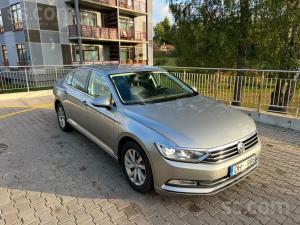 Grey Volkswagen Passat B8 2017 in Riga, with an engine capacity of 2.00 L and mileage of 179 thousand km for 9700 €, photo 4 on AUTOMOTO.COM.LV