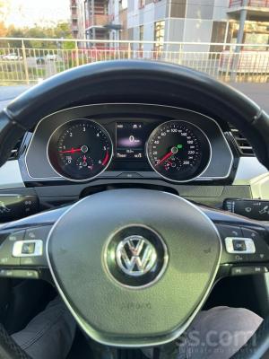 Grey Volkswagen Passat B8 2017 in Riga, with an engine capacity of 2.00 L and mileage of 179 thousand km for 9700 €, photo 12 on AUTOMOTO.COM.LV