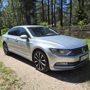Grey Volkswagen Passat B8 2017 in Riga, with an engine capacity of 2.00 L and mileage of 150 thousand km for 8700 €, photo 4 on AUTOMOTO.COM.LV