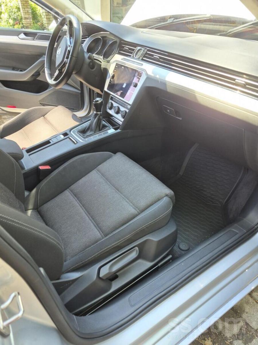 Grey Volkswagen Passat B8 2017 in Riga, with an engine capacity of 2.00 L and mileage of 150 thousand km for 8700 €, photo 10 on AUTOMOTO.COM.LV