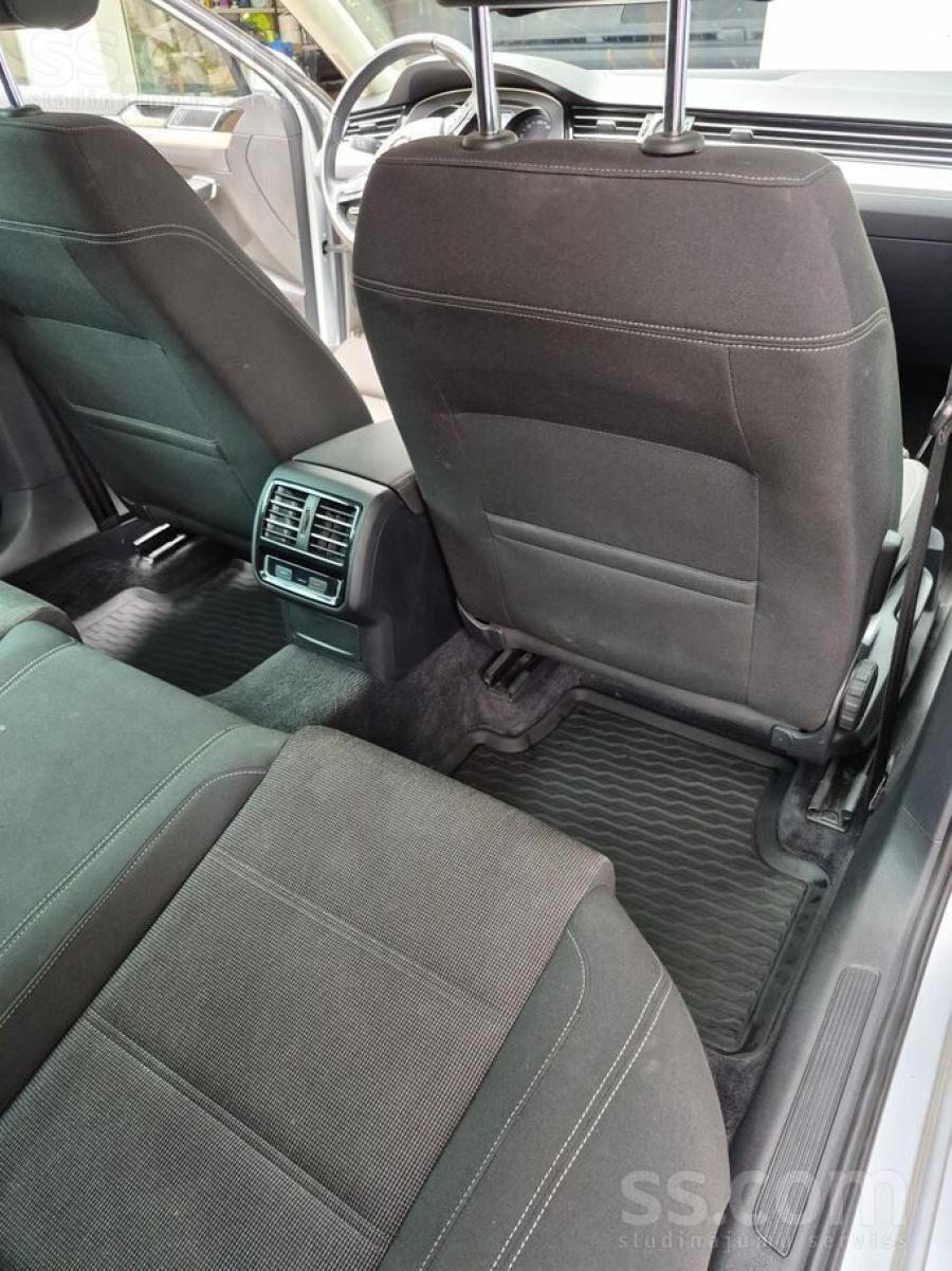 Grey Volkswagen Passat B8 2017 in Riga, with an engine capacity of 2.00 L and mileage of 150 thousand km for 8700 €, photo 11 on AUTOMOTO.COM.LV