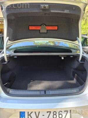 Grey Volkswagen Passat B8 2017 in Riga, with an engine capacity of 2.00 L and mileage of 150 thousand km for 8700 €, photo 12 on AUTOMOTO.COM.LV